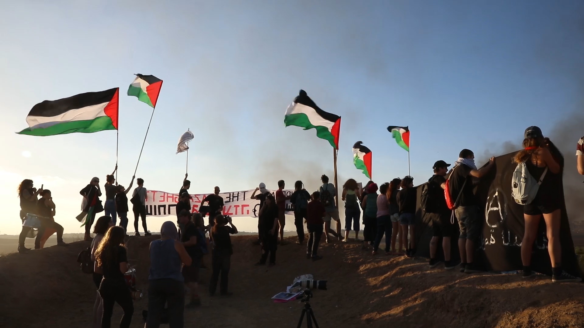 Israeli activists stand in solidarity with the Great March of Return ...